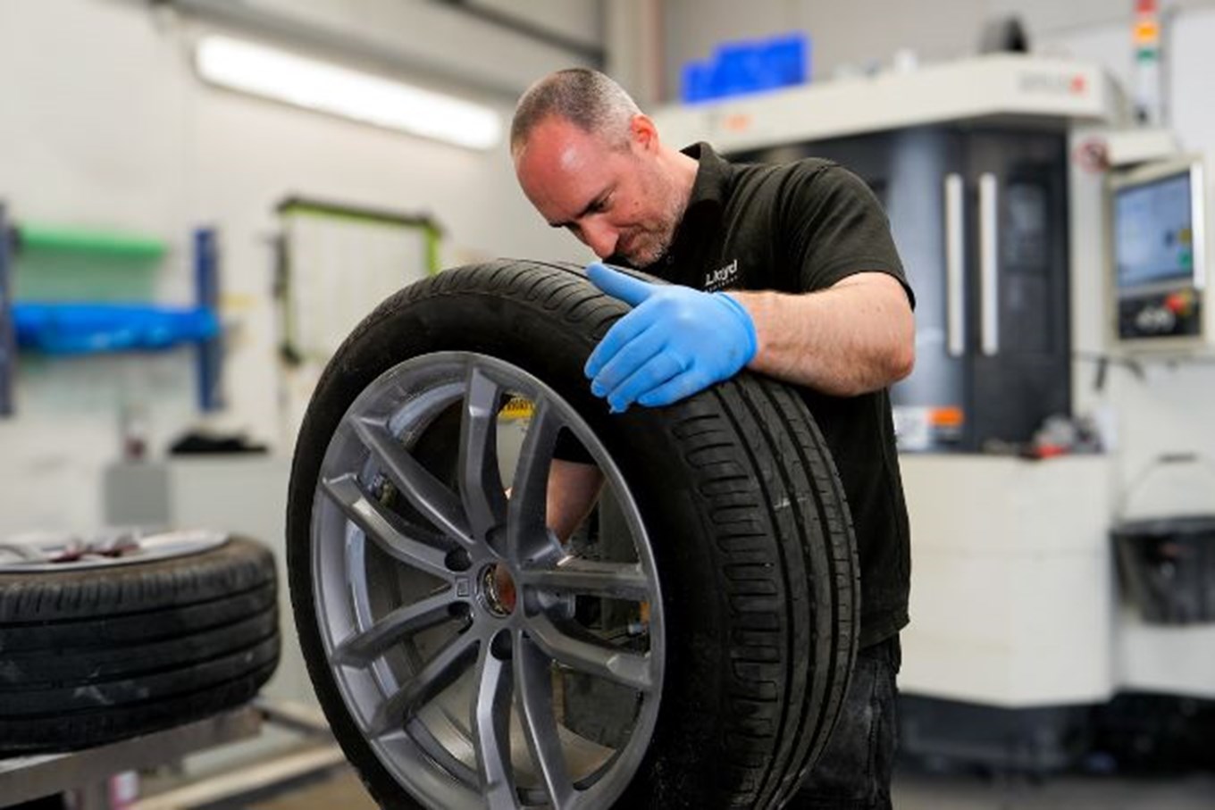 Bodyshop Jobs | Lloyd Motor Group