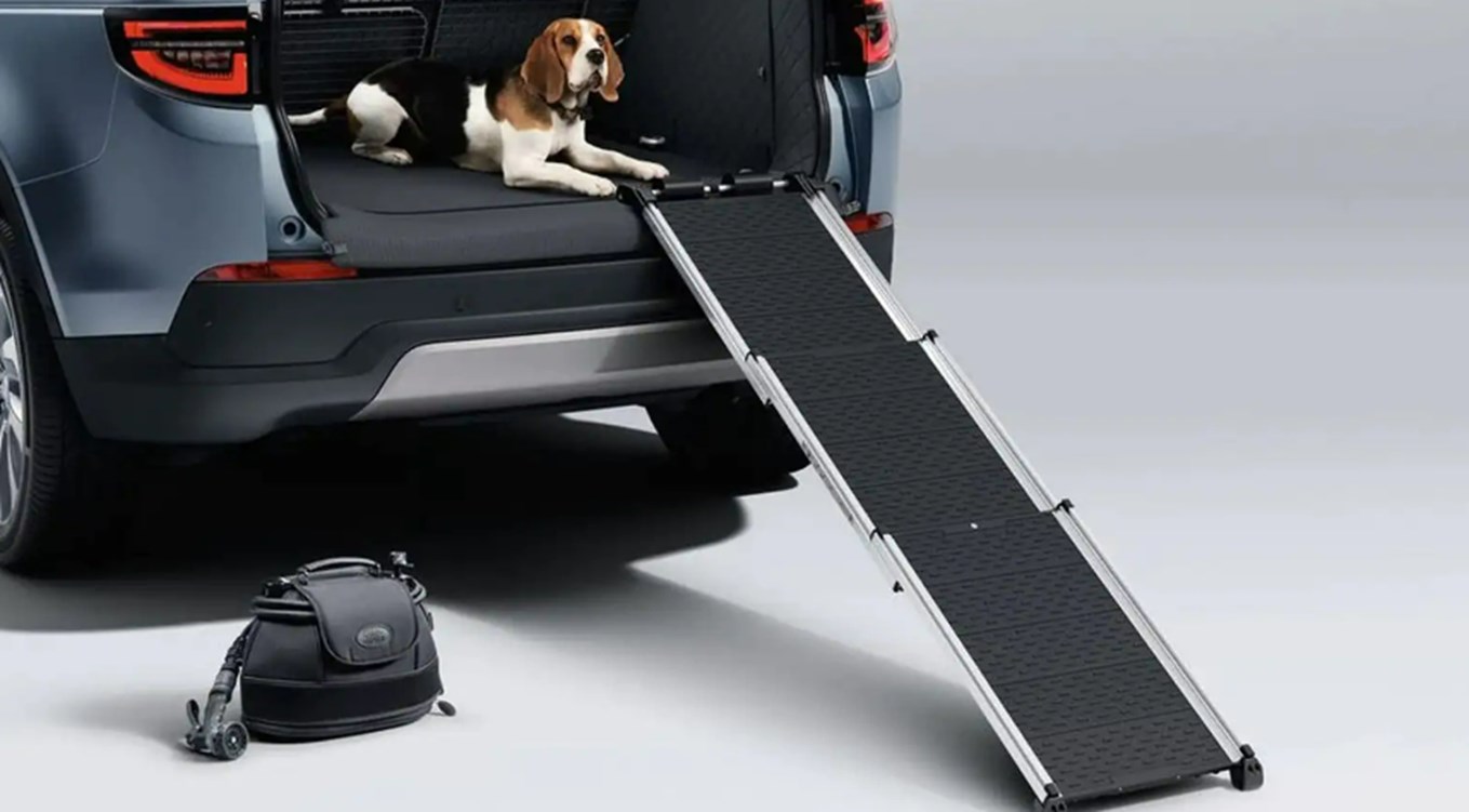 Land Rover Pet Accessories | Lloyd Land Rover