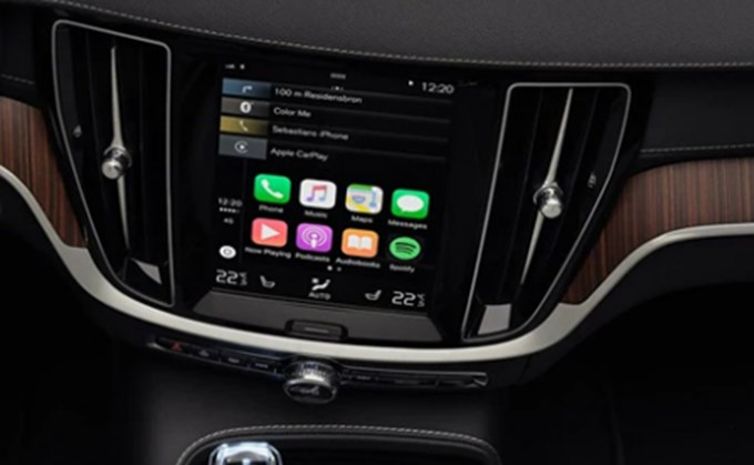 Volvo Smartphone Integration | Lloyd Volvo