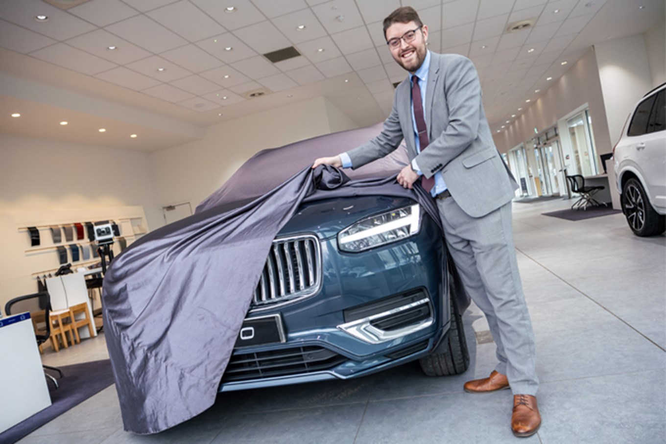 Sales Jobs | Lloyd Motor Group