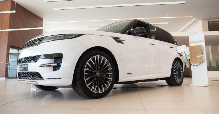 Lloyd Land Rover | New & Used Land Rover Cars for Sale & Service