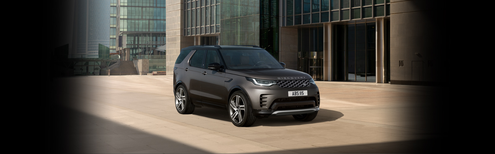 New Land Rover Discovery Offers | Lloyd Land Rover
