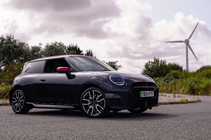 New MINI Cars For Sale | Best Deals 2024 at Lloyd MINI