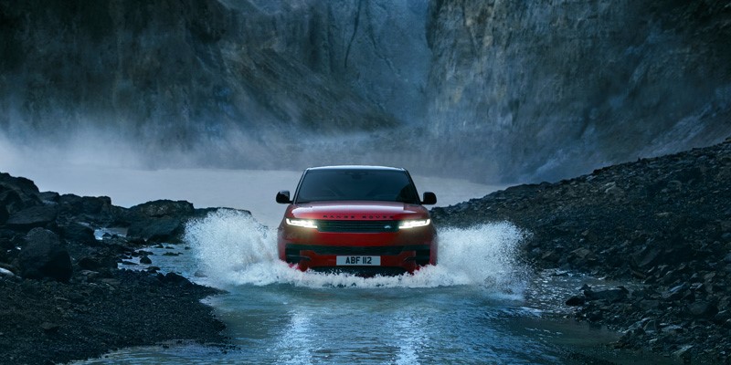 New Range Rover Sport revealed with epic spillway climb | Lloyd Motor Group