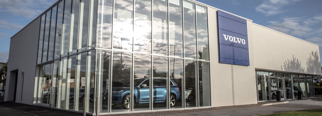 New Volvo Cars for Sale | 2024 Models & Offers | Lloyd Volvo