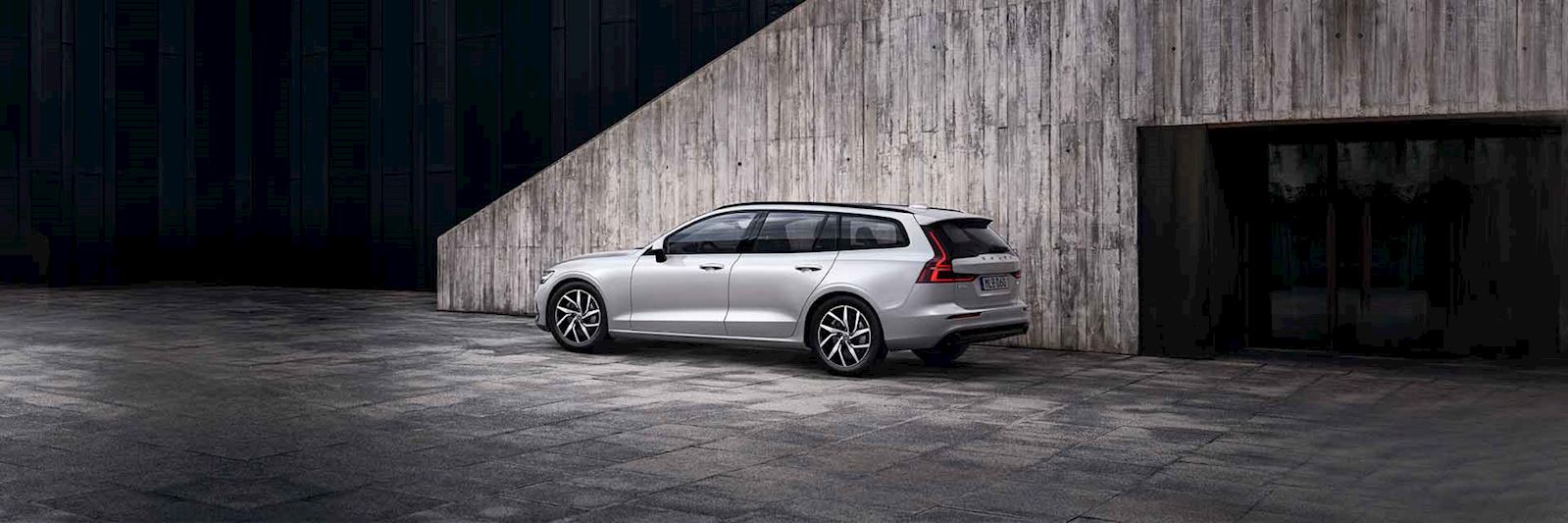 New & Used Volvo Cars for Sale | Volvo Maintenance | Lloyd Volvo