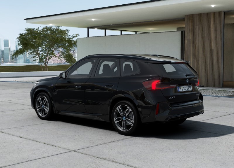 New BMW I4 250kW eDrive40 M Sport 83.9kWh 5dr Auto Fire Red - £65240.00 ...